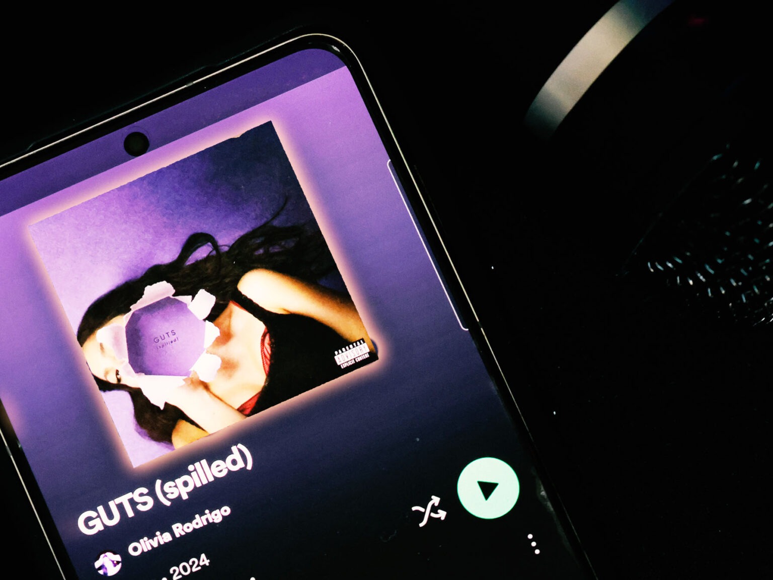 Olivia Rodrigo surprises fans with five brand new songs on her deluxe ...